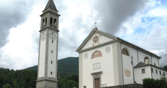 OVARO (Ud). Chiesa parrocchiale della Ss. Trinità. - Archeocarta del ...