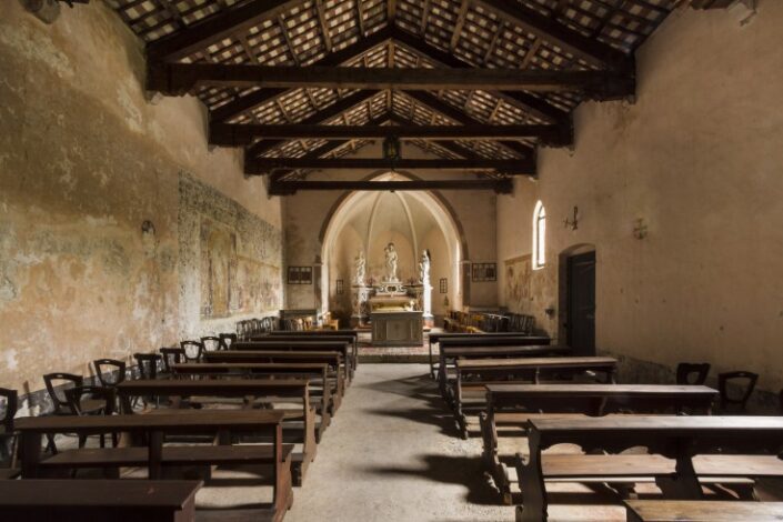 MERETO DI CAPITOLO (Ud). Chiesa cimiteriale di San Pietro Apostolo ...